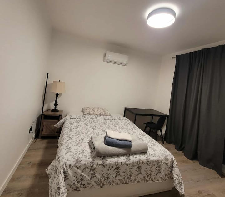 Private Room Near Olympic Stadium - Montreal