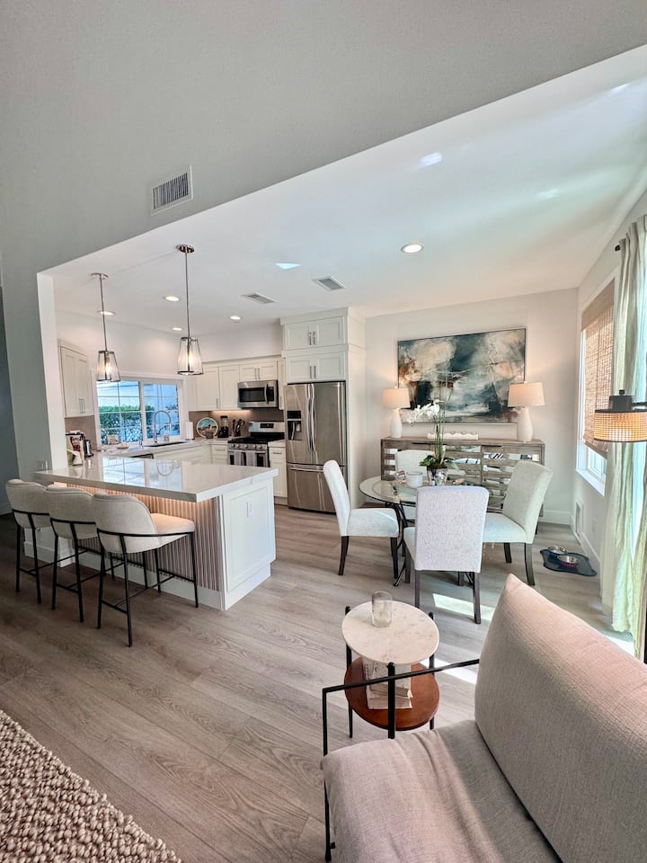 Newly Remodeled Del Mar Beach Town Home - Del Mar, CA