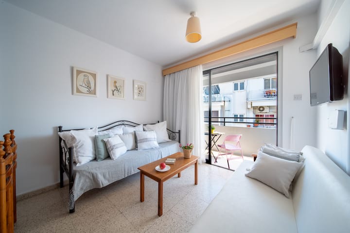 Comfy, 5 Minutes Walk From Finikoudes Beach - Ciprus