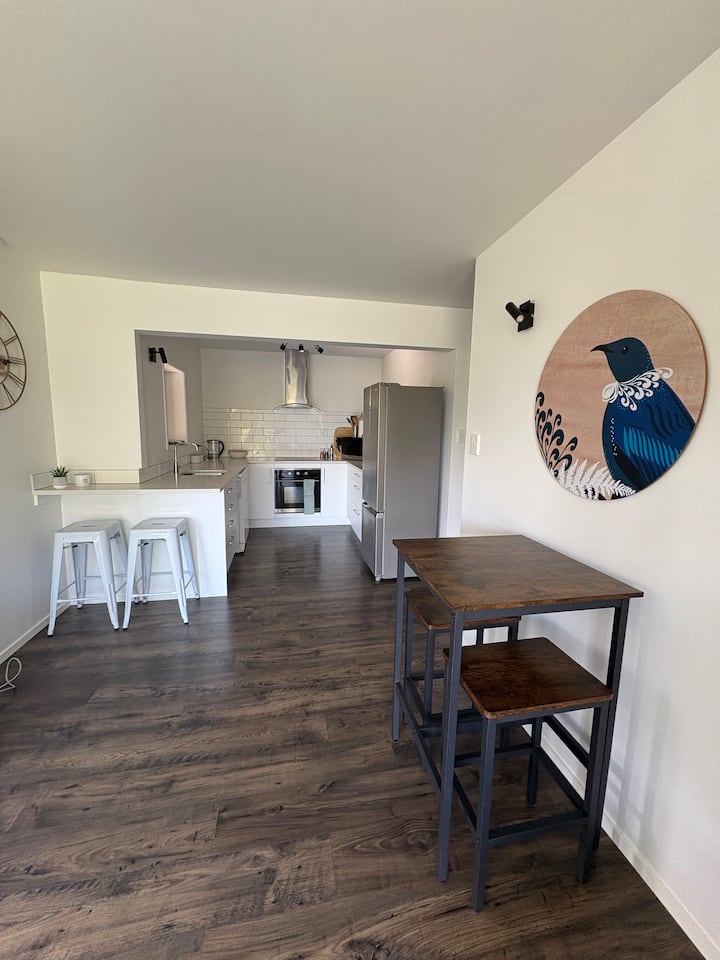 Stylish North Shore Apartment
Close To Cbd & Beach - Auckland