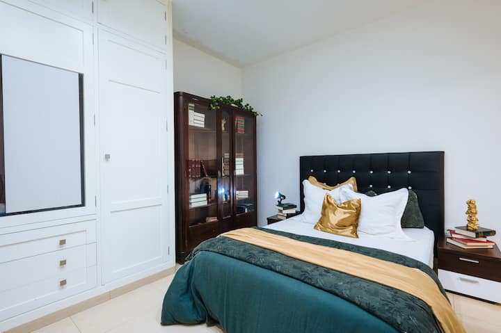 Elegant Interior Room In Seville’s Heart - Sevilla