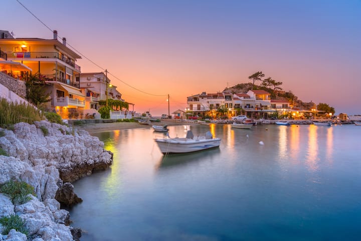 Stunning Harbor View,  Top Floor Studio - Aydın