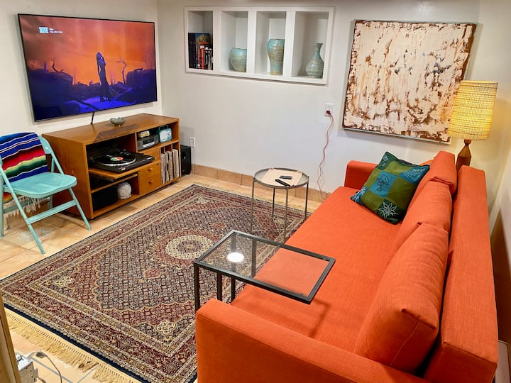 Retro Suite In An Artist's House - Vancouver