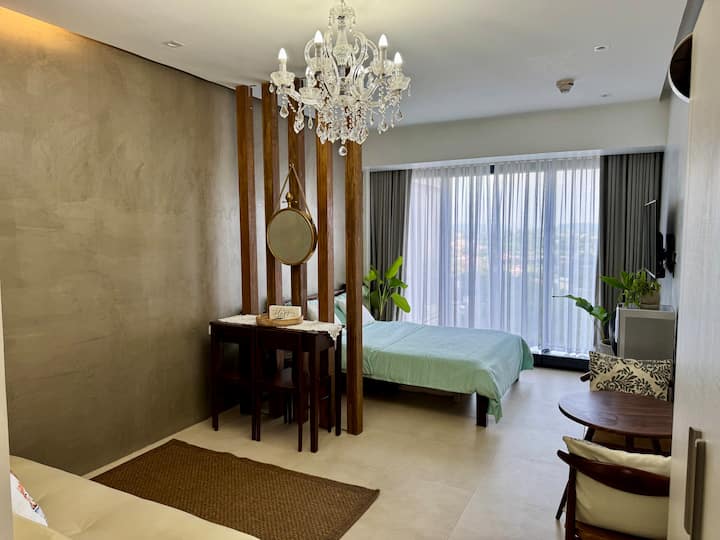 Bali Villa Vibe In City Center, Aeon Towers Condo - Philippines