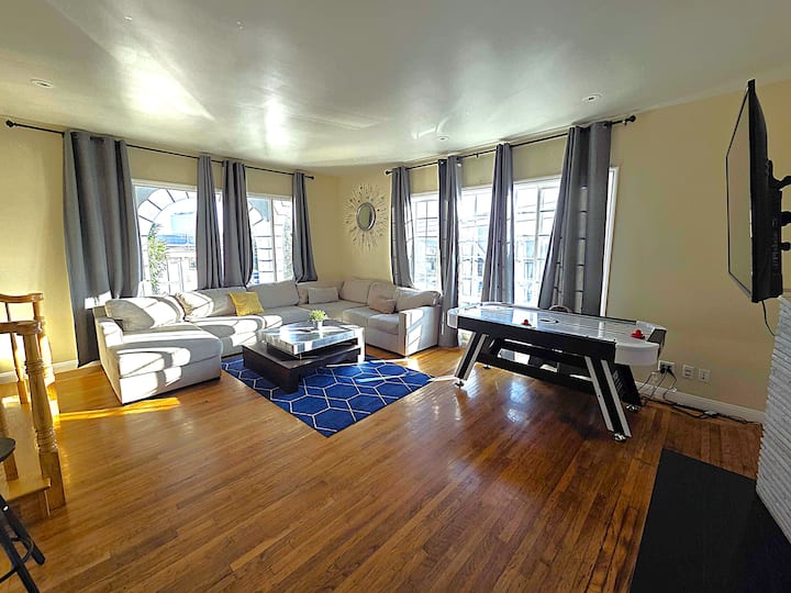 Bright - Lofty 5bd/3.5ba 15 Min To Sf + Sfo - Daly City, CA