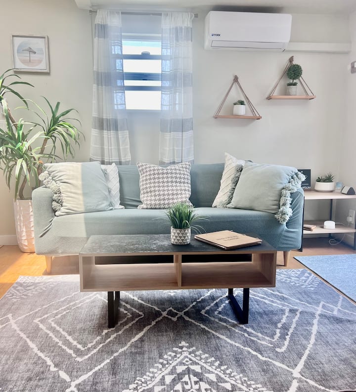 Hidden 2br Beach Cottage 4 Blocks To Beach!!! - San Diego, CA