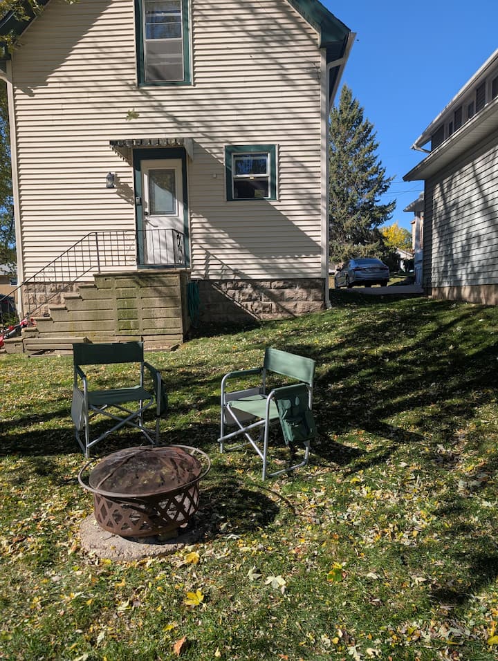 Gorgeous Eastside Home+yard+bikes+5 Star Hosts - Madison, WI
