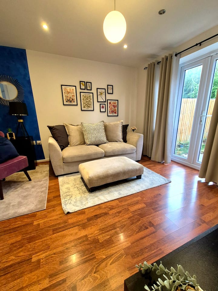 Elegant 2-bed Home | Prime City Centre Location - Leicester