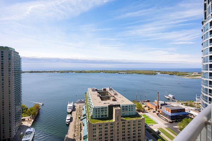 Harbourfront - Lakeview, 3 Bedrooms + Free Parking - Torontó
