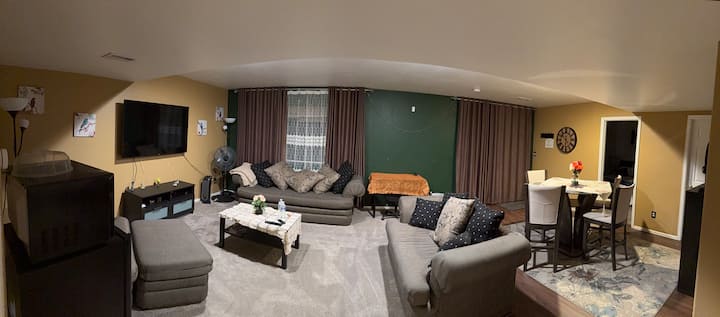 Big Guest Suite, 1bd, 1bth And Spacious Living - Aurora, CO