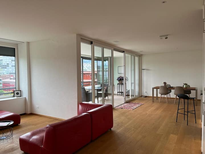 Mountain-view Apartment - Kanton Zug