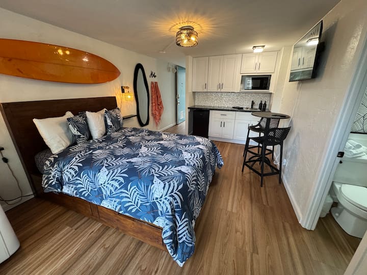 Free Garage Parking W/ Stylish Waikiki Studio Apt - Honolulu, HI