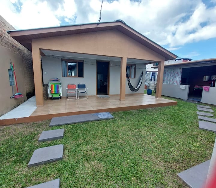 Casa 2 Para Veraneio à 4 Quadras De Torres-rs - Torres