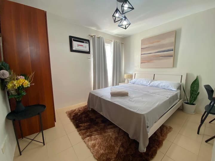Cozy & Comfy 1br Condo W/ Internet And Netflix - Iloilo City