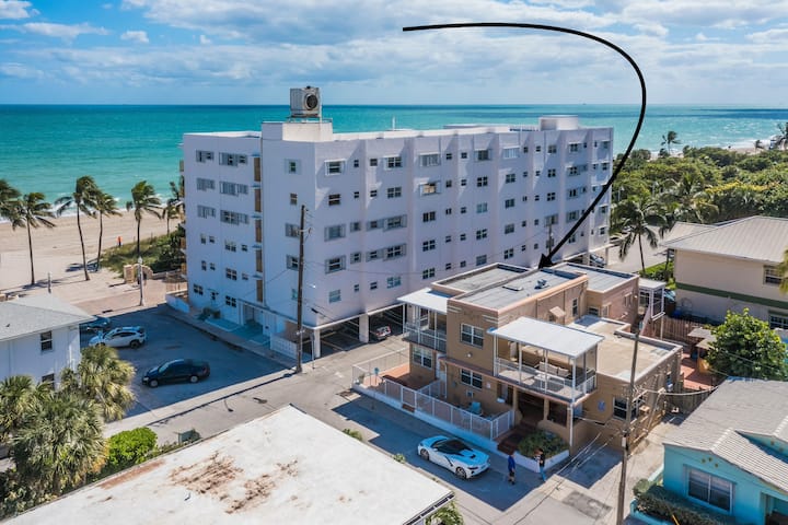 1br/1ba At The Hollywood Beach And Boardwalk Entrance - Sunny Isles Beach, FL