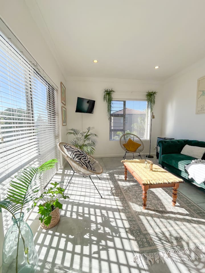 Cozy Two-bedroom Apartment Close To Town And Gym - George