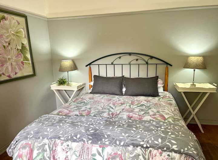 The House @ Village Studio Guesthouse - Fouriesburg