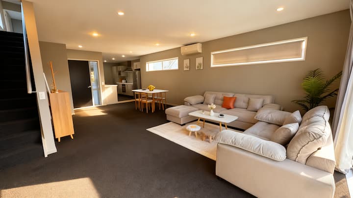 4 Beds Family Retreat Near Mall - Christchurch