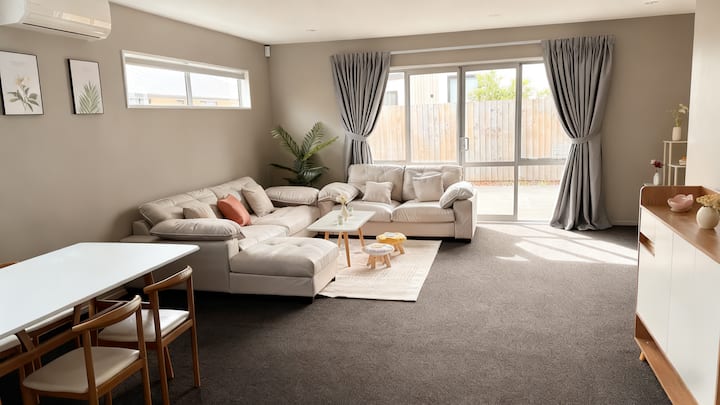 4 Beds Family Retreat Near Mall - Prebbleton