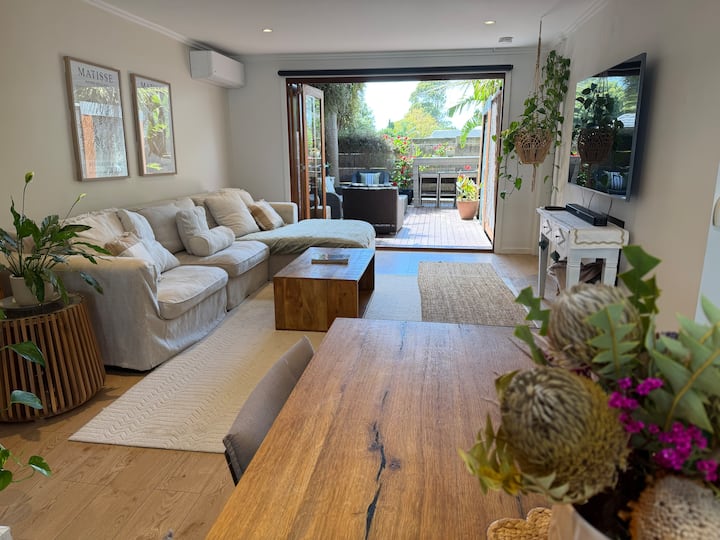 Entire 3 Bedroom Townhouse Mornington - Mornington