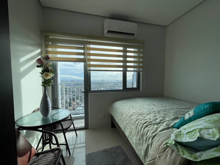 Modern Penthouse Unit - Grass Residences Tower 4 - Quezon City