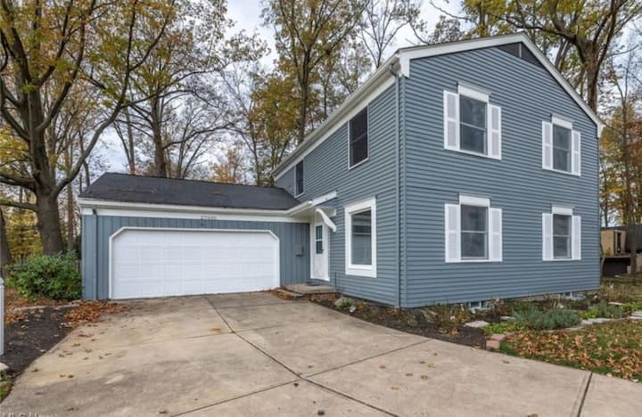 Cozy Comfort In The Woods - Avon, OH