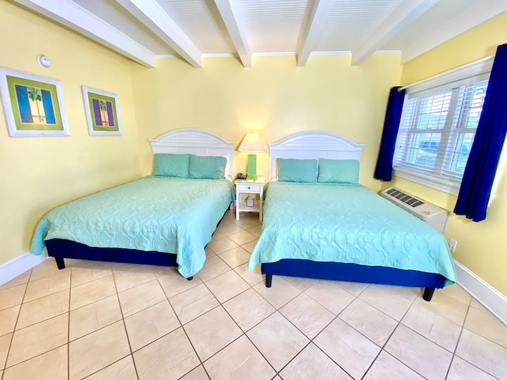 Pet-friendly, 3 Blocks To Beach, Pool, #304 - Atlantic Beach, NC