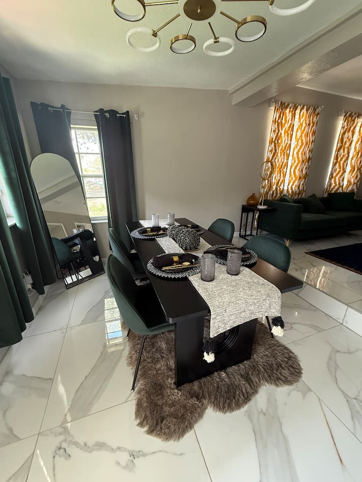 Earthy Modern Escape Miami,florida - Miami Lakes, FL