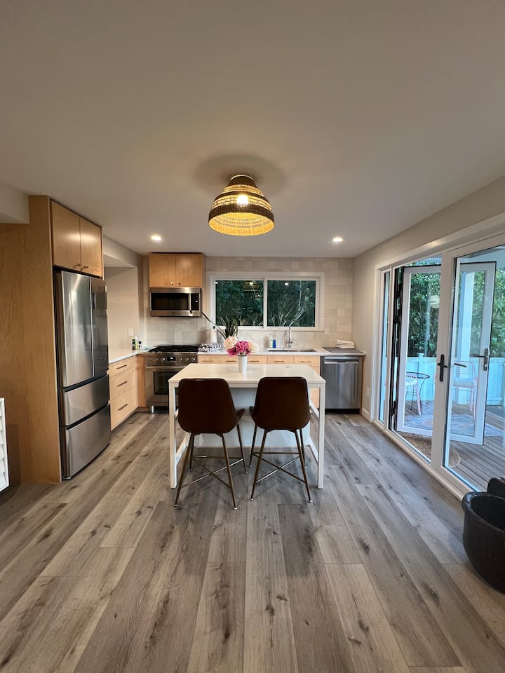 Seabreeze Cozy New Mil - Edmonds, WA