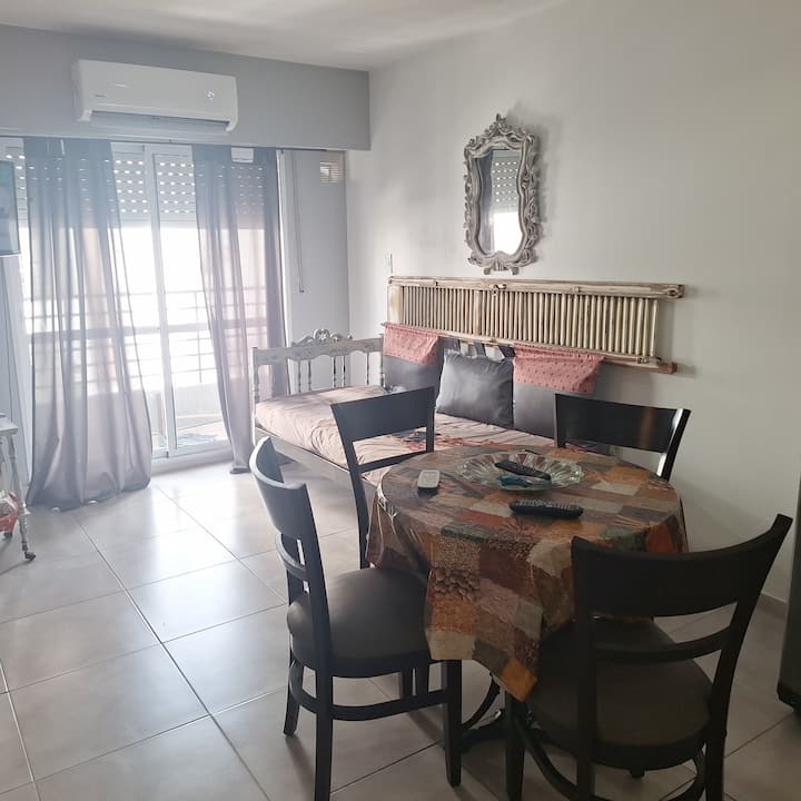 Un Dormitorio, A 200m De Av. Pellegrini - Rosario