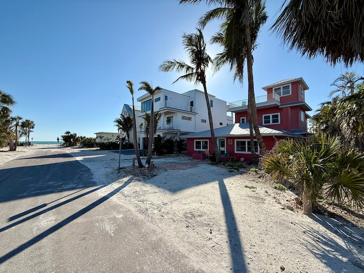 Morsea Cottage: A Beachside Oasis - Anna Maria Island, FL