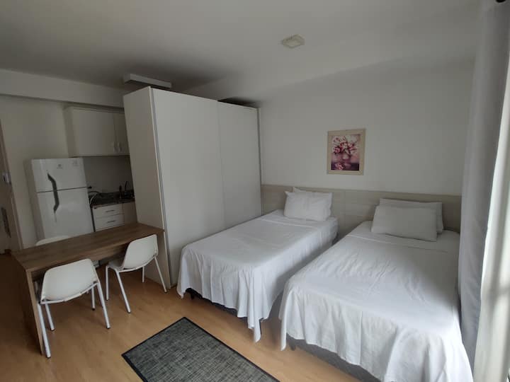 Practical And Cozy With Workspace & Fast Wi-fi! - Curitiba