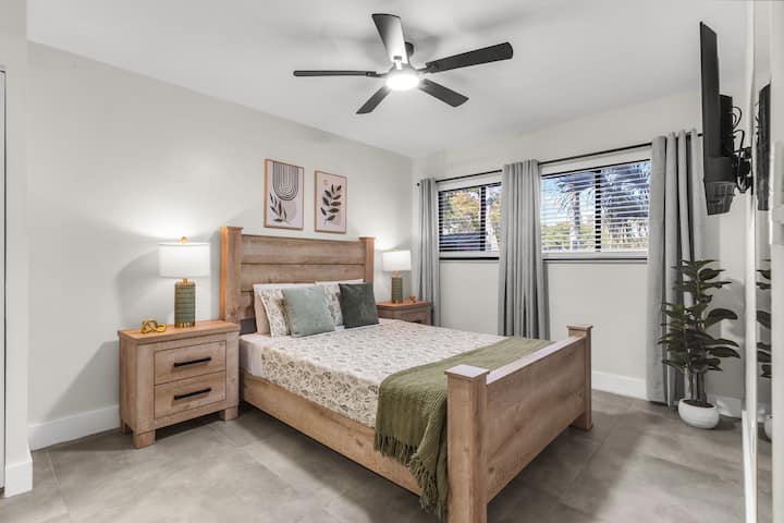 Great & Large 2bd Apt Near The Beach W/ Parking - Fort Lauderdale, FL
