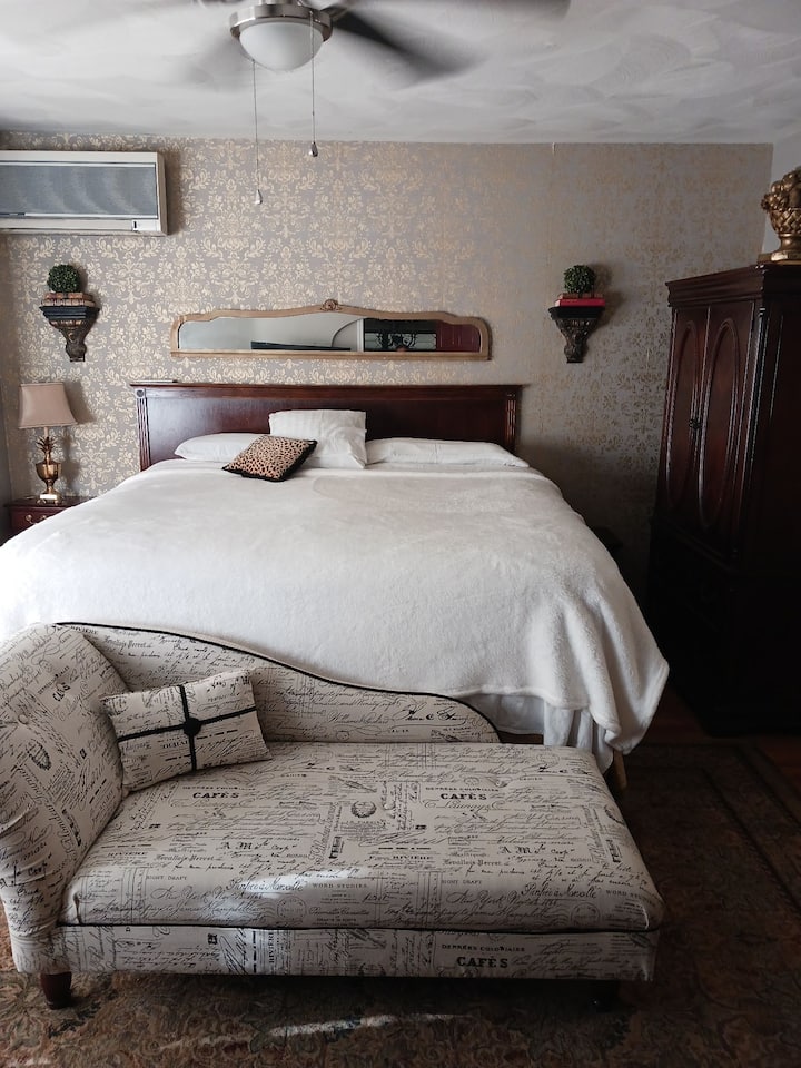 The King Suite Large 1st Floor - Scranton, PA