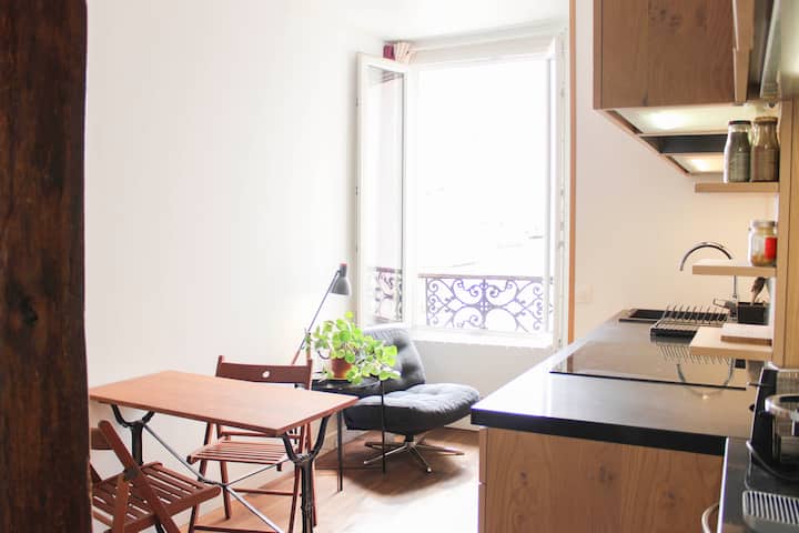 Joli Studio Avec Vue, Le Marais - Paris 10e Arrondissement