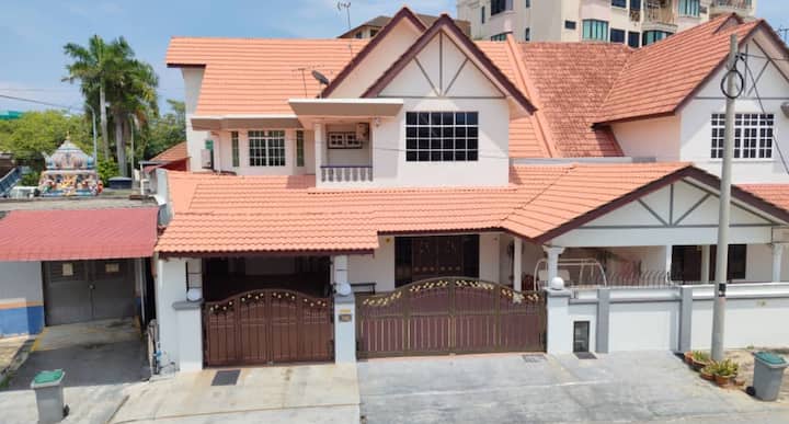 Kg8/bungalow/18pax/town/nearklebang/jonker/sentral - Malacca