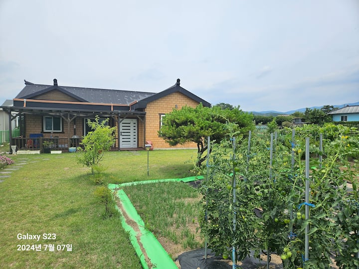 아름답고 깨끗한 30평 `전원주택` 구,불국사역에서 2~3분거리숙소 입니다~ - Gyeongju-si