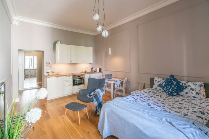 Patio Stylish Studio, Us Embassy, Konstytucji Sq - Varsovie