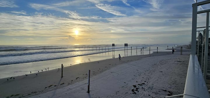 Couples Den ~ Ocean Front Complex ~ Pool Open - Daytona Beach, FL
