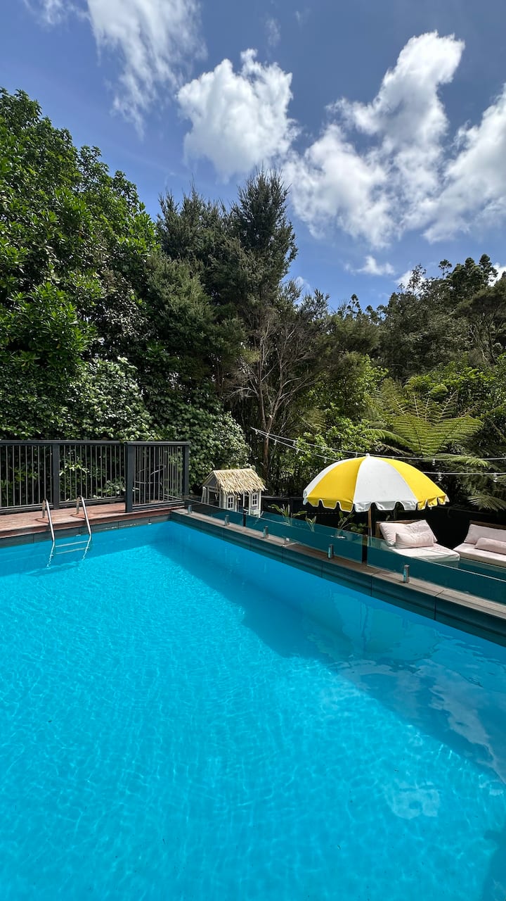 Summer Retreat: Private Bush & Extra Unit Option - Auckland