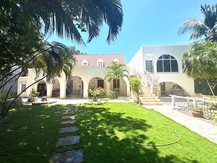 Modern Luxe Villa | Steps To Beach | Private Pool - Playa del Carmen