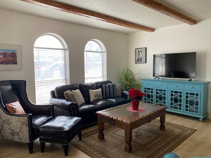 Southwestern Sunset Balcony/close To Parks And Dt - Cedar City, UT