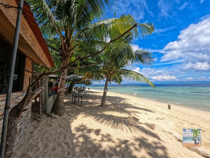Beachfront Family Stay | Sunset View | Lambug - Badian