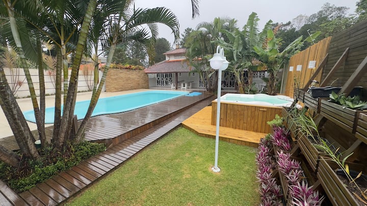Casa Com Piscina,jacuzzi E Jogos Campeche Floripa - Florianópolis