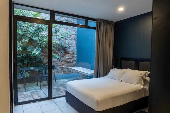 Leon Centro: Comfort And Peace In A Central Suite. - León