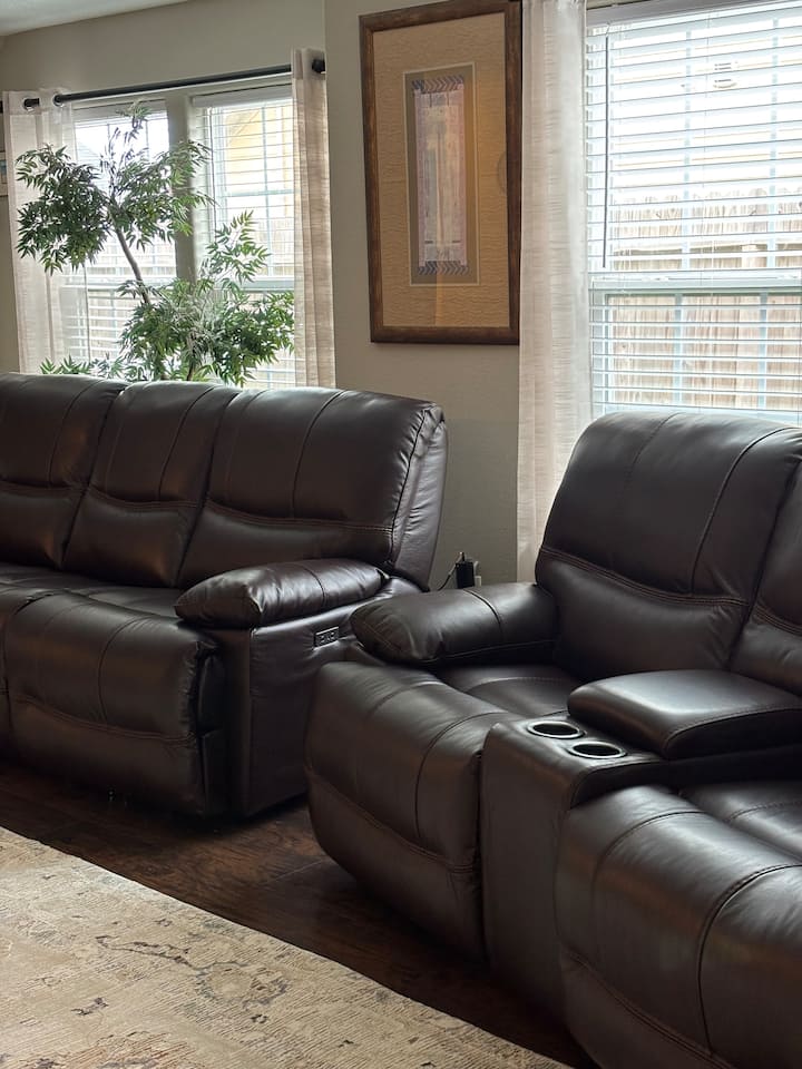 Stylish 3br Home W 2ba Big Savings At 28 Plus Days - Highlands, TX