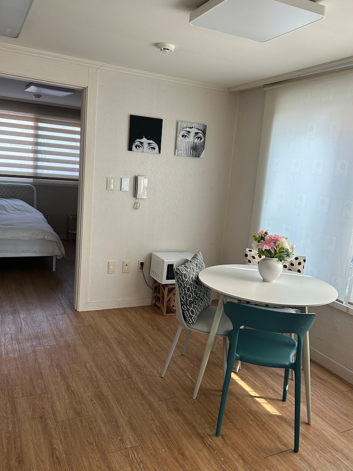 [아늑하고 편안한 투룸] 홍대&연남동 - Seoul