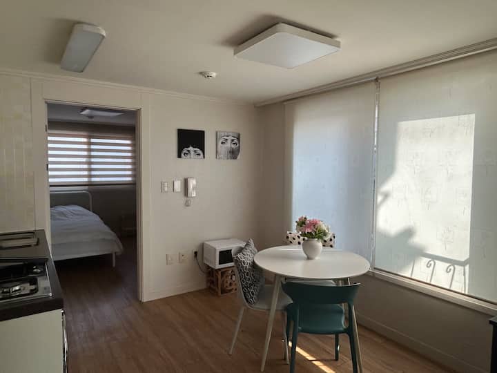 [아늑하고 편안한 투룸] 홍대&연남동 - Seoul