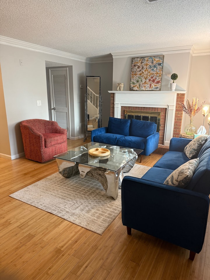 Charming 2bedroom Townhome In The Heart Of Roswell - Alpharetta, GA