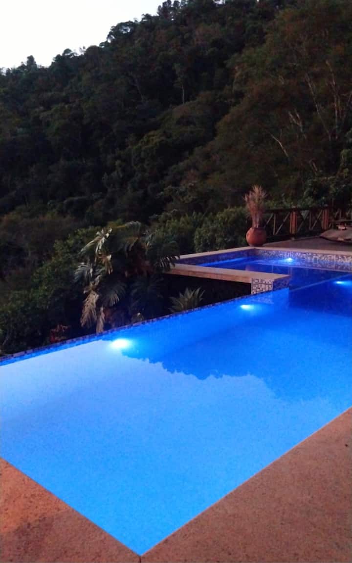 Itaipava: Studio Da Mata -Ar Cond, Sauna E Piscina - Petrópolis